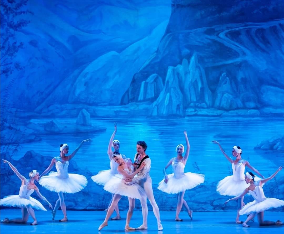 Ballet Clássico de São Petersburgo faz apresentação de O Lago dos ...